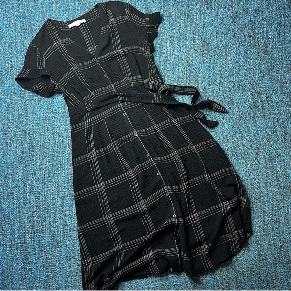 LOFT | Dresses | Loft Windowpane Button Front Midi Dress In Black And ...
